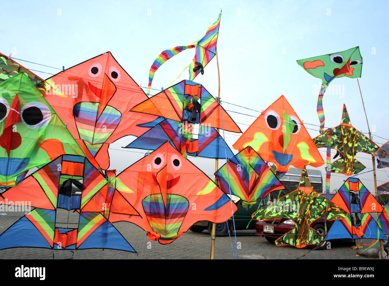 Modern kites hi-res stock photography and images - Alamy