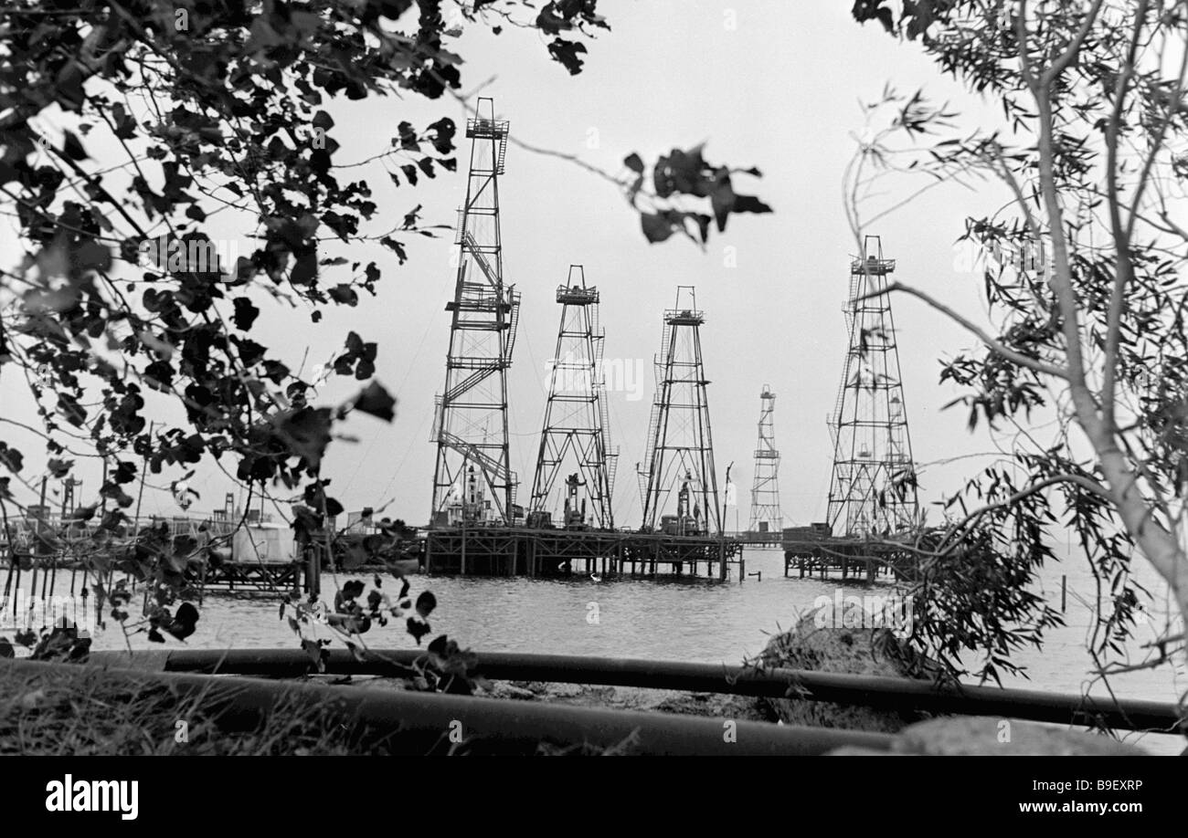 Oil rigs in the Neftyanye Kamni Oil Stones area of Baku city Stock ...