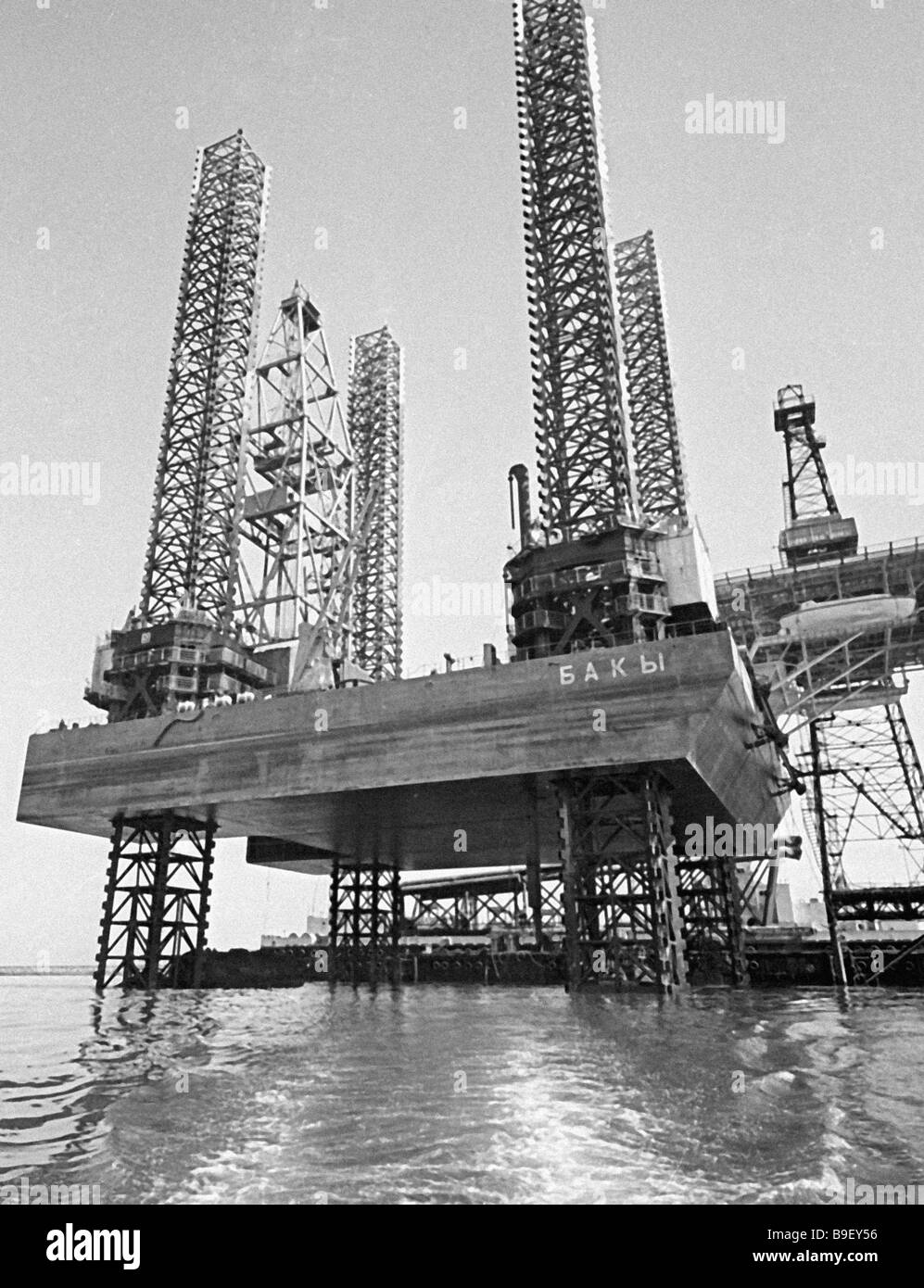 A moveable offshore drilling rig in the Caspian Sea Stock Photo - Alamy