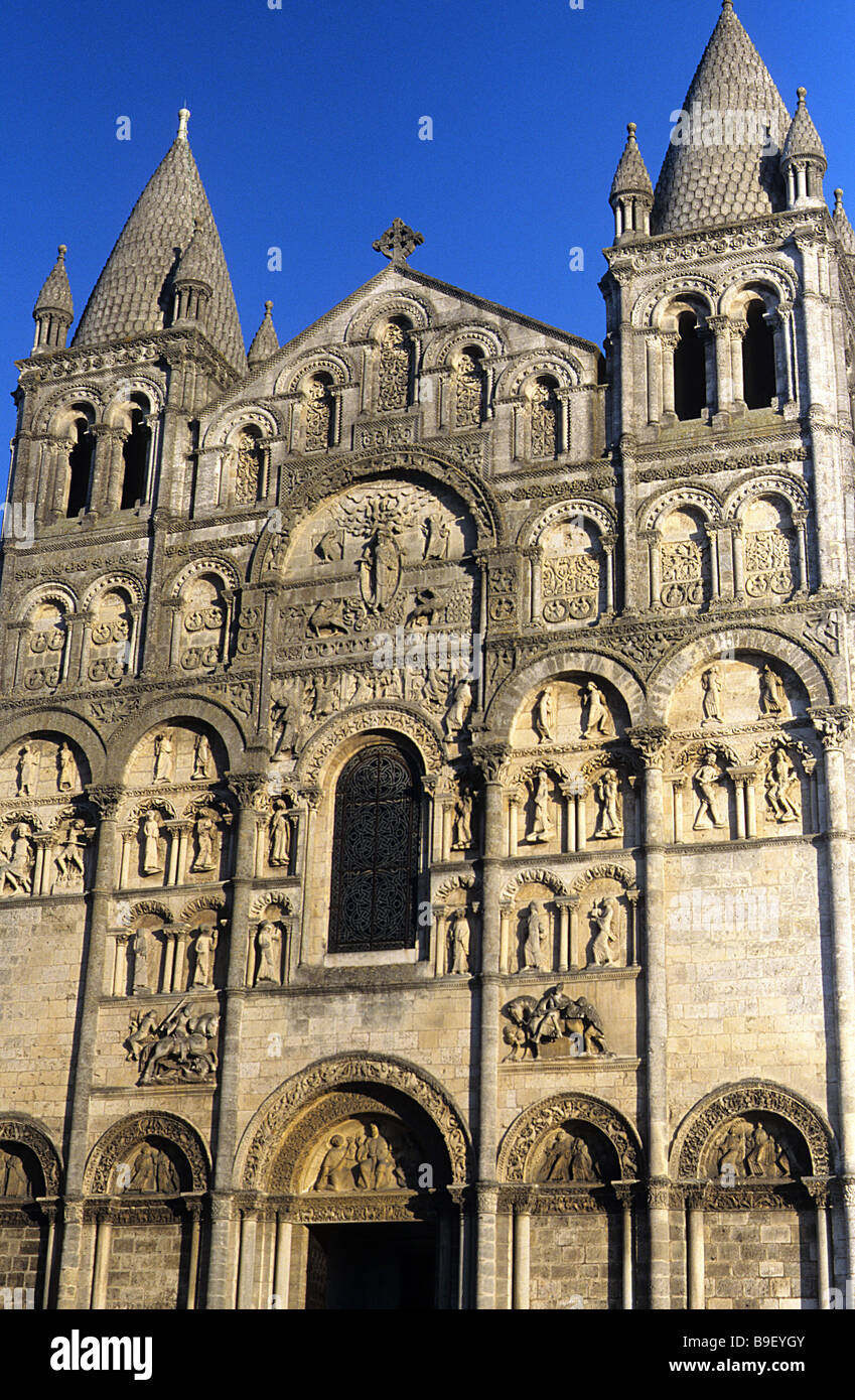 Saint pierre cathedral angoulême hi-res stock photography and images ...