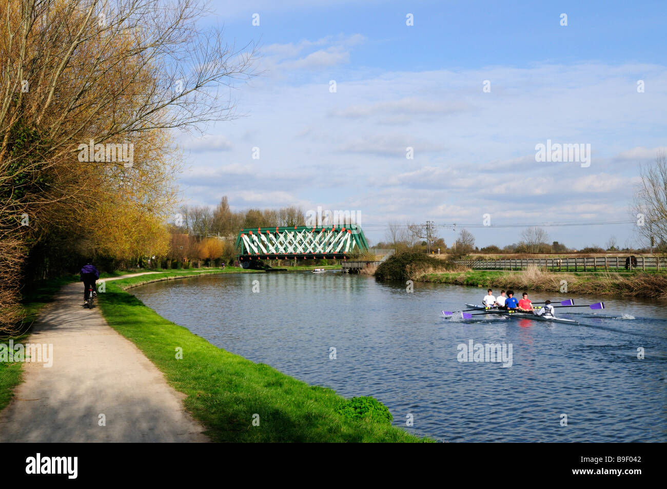 Rowers on the River Cam near the railway Bridge at Stourbridge Common ...