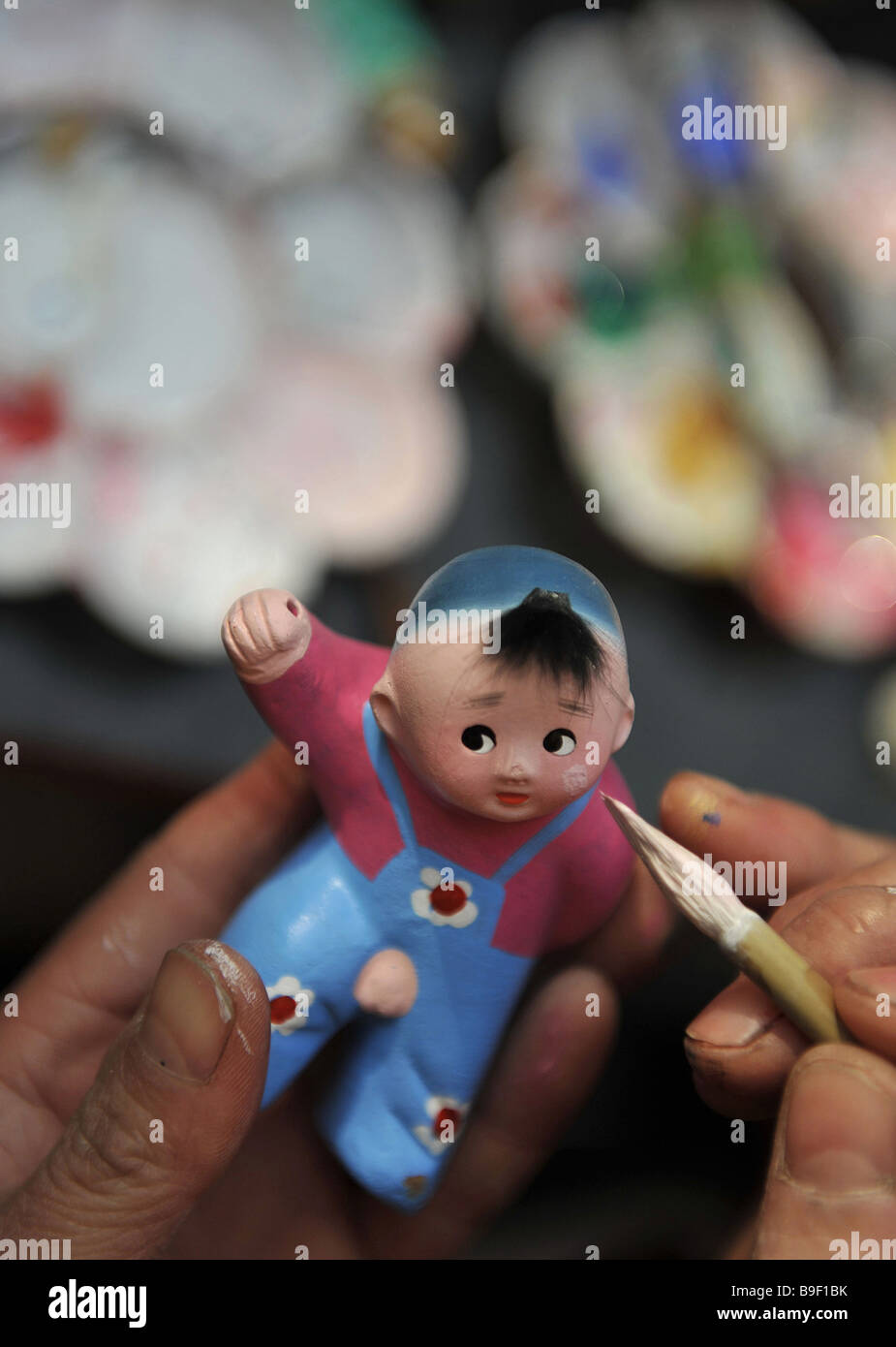 Traditional Clay Sculpture At Ritan Park Stock Photo - Alamy