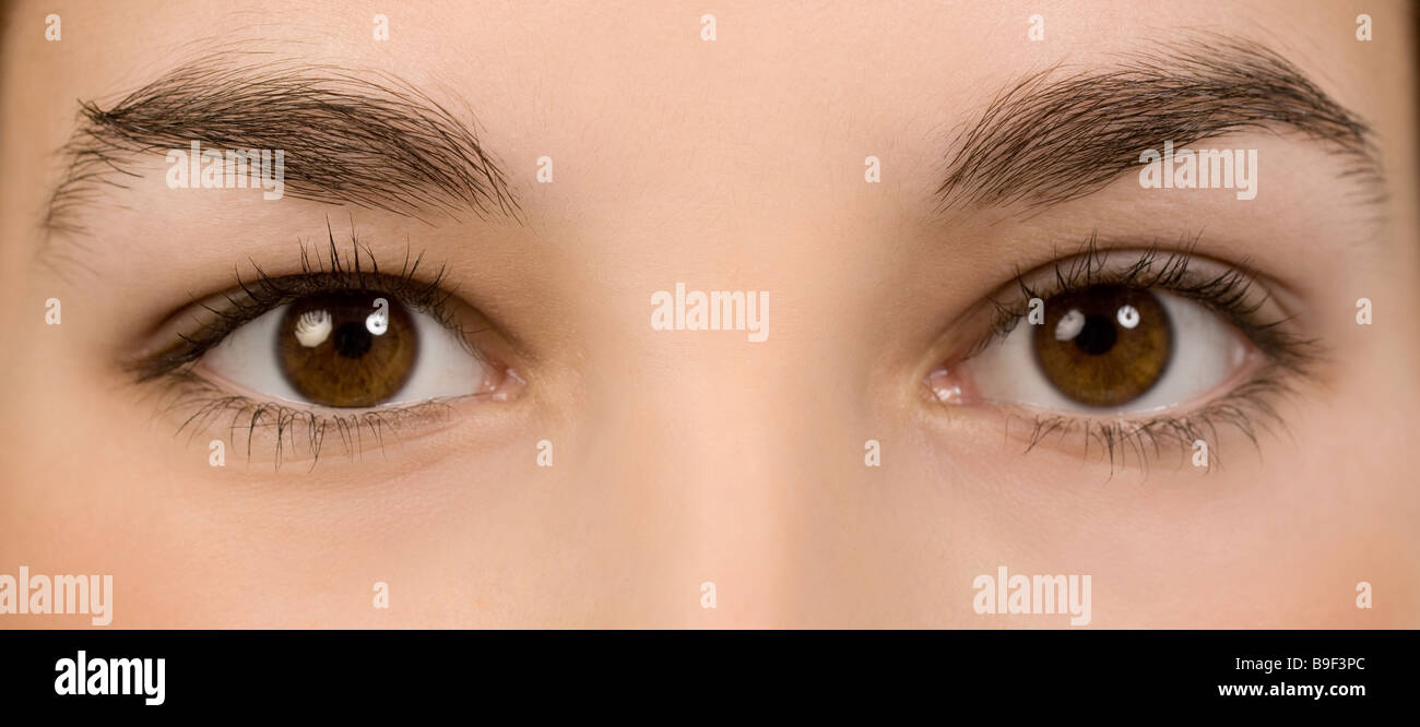 female wide open eyes with long eyelashes macro Stock Photo - Alamy