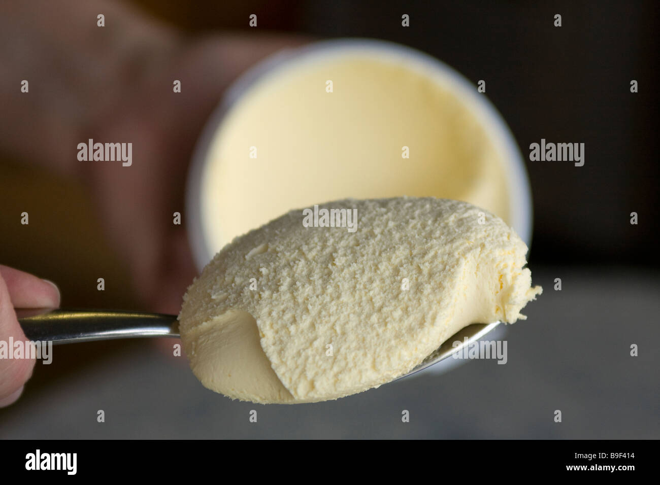 Spoon cream hi-res stock photography and images - Alamy