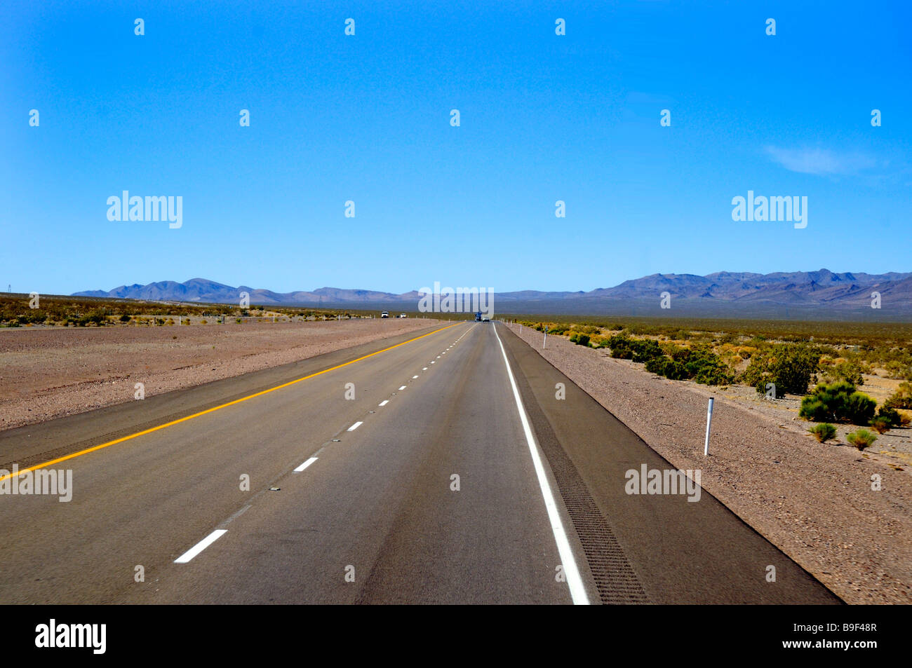 The Nevada Highway through the Mohave Desert in Arizona near ...