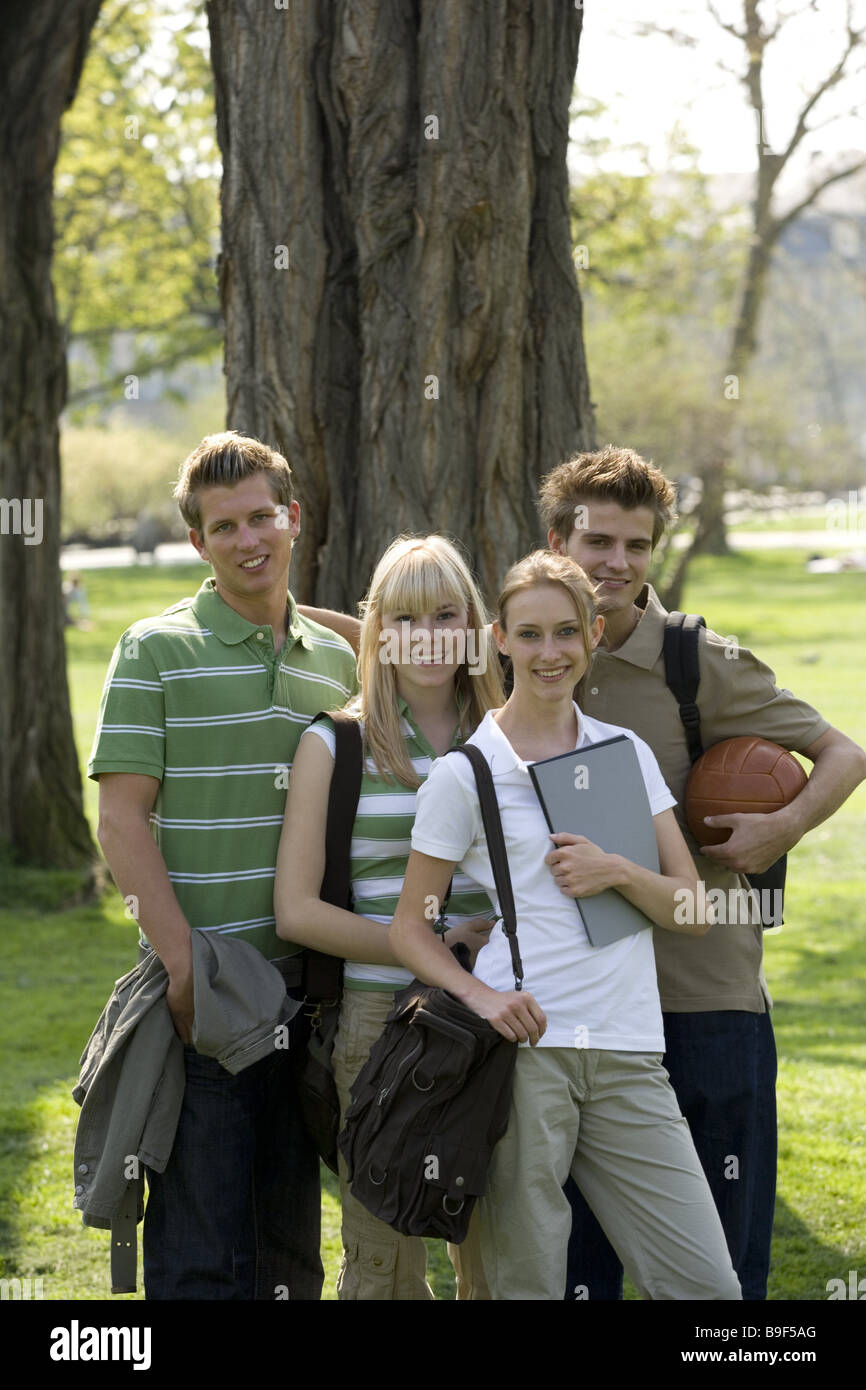 Park students cheerfully group-picture series people teenagers students ...