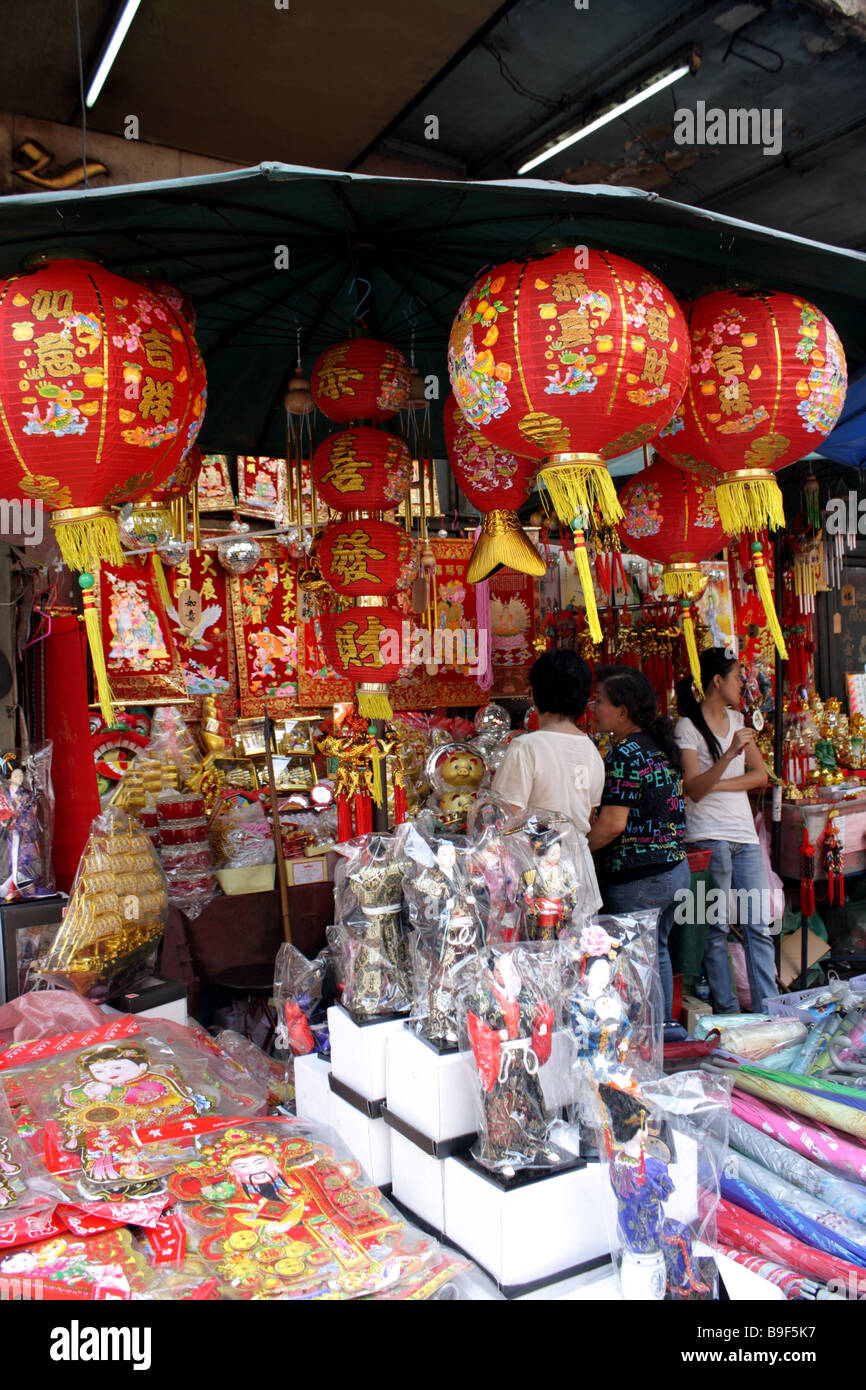 Chinese store at Yaowarat road , Bangkok's Chinatown , Thailand Stock ...