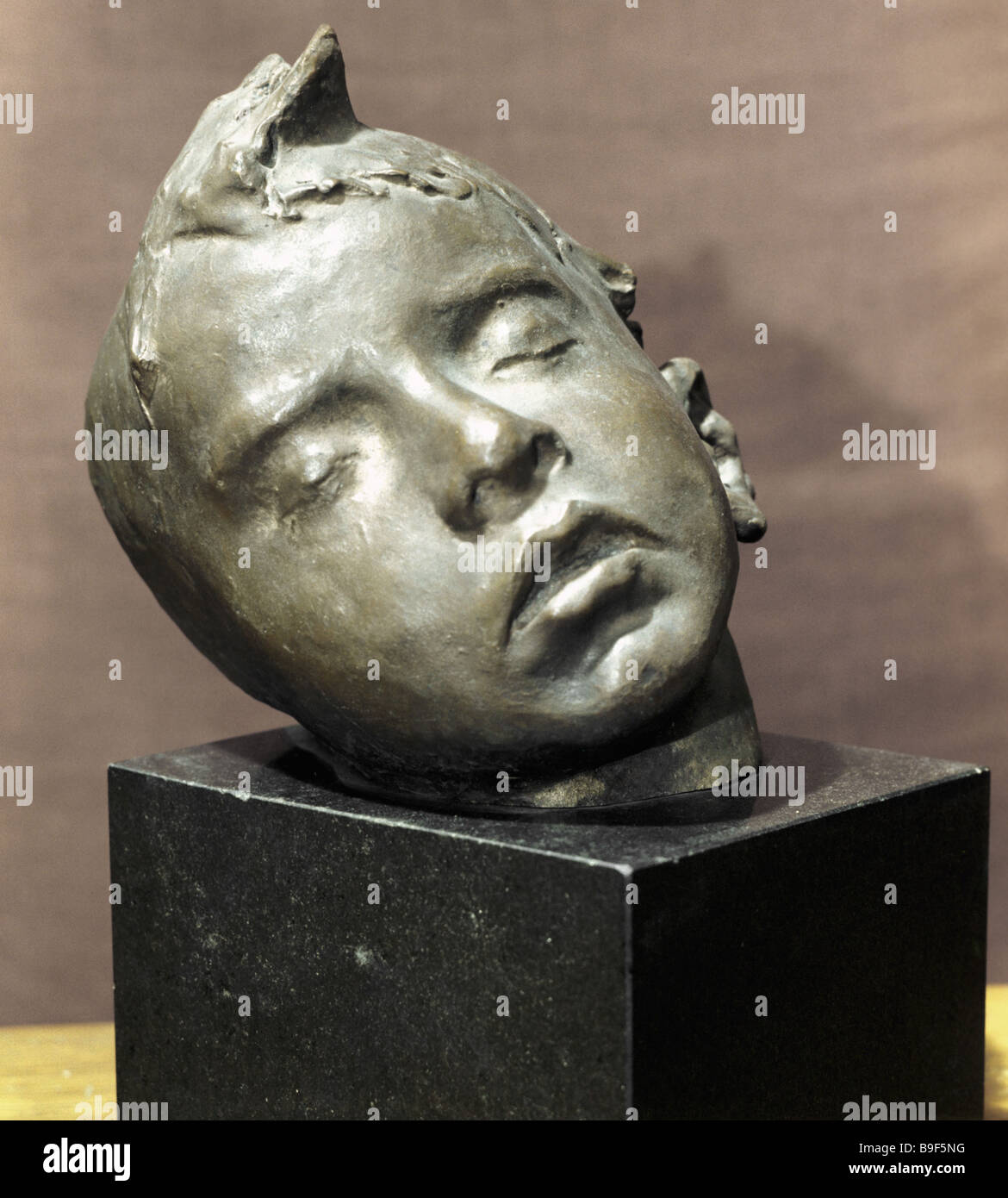 Sculpture Shadr High Resolution Stock Photography and Images - Alamy