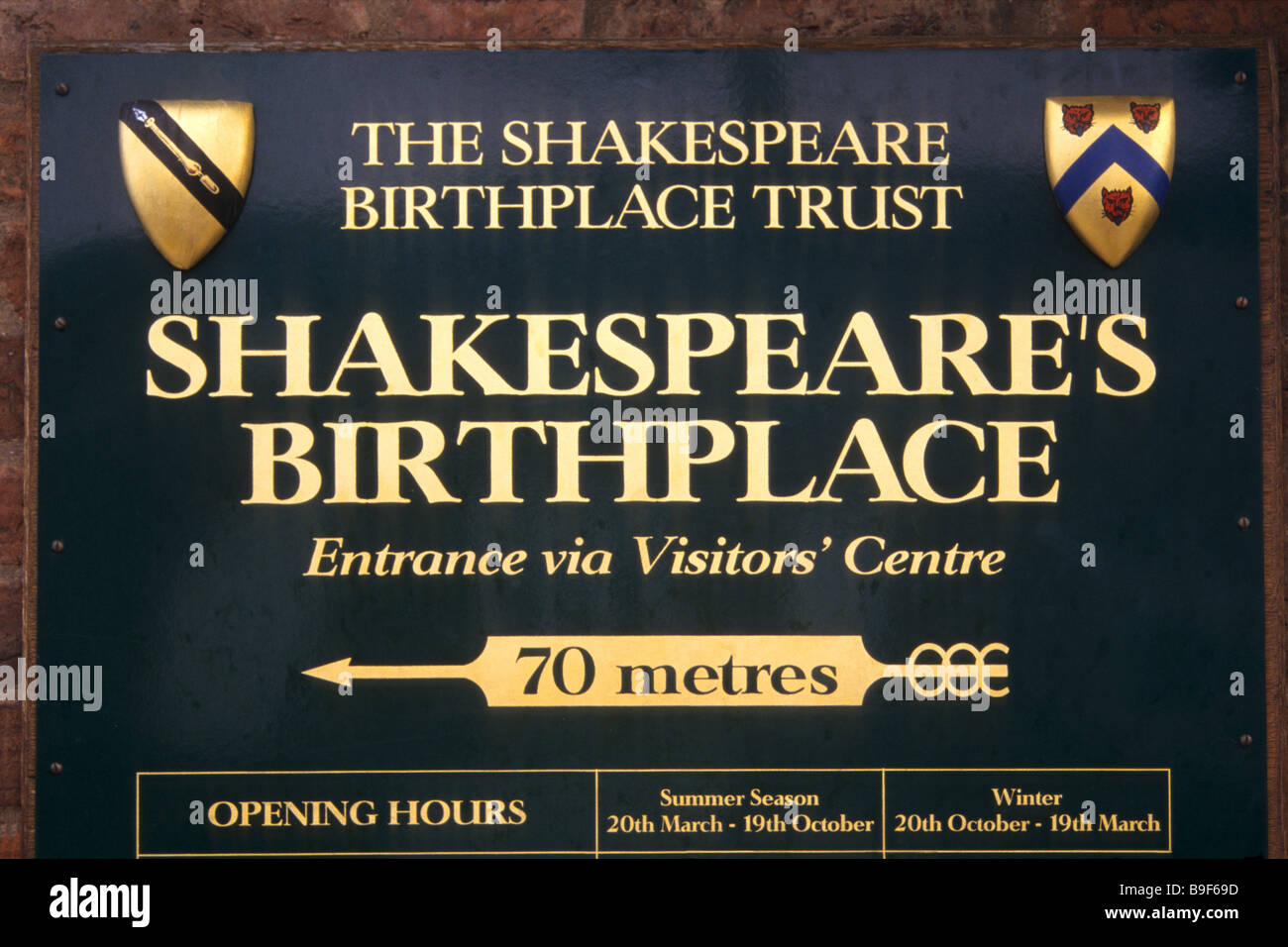 Stratford direction signs hi-res stock photography and images - Alamy