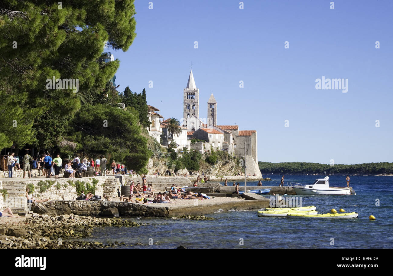 Croatia Dalpatia island Rab city Rab shore-promenade passers-by beach ...