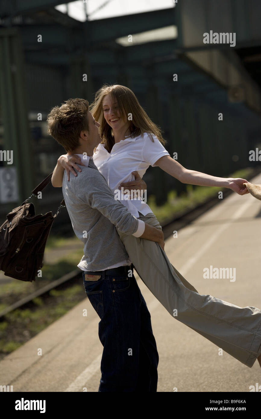 Platform couple greedsing embrace cheerfully series people love-pair ...