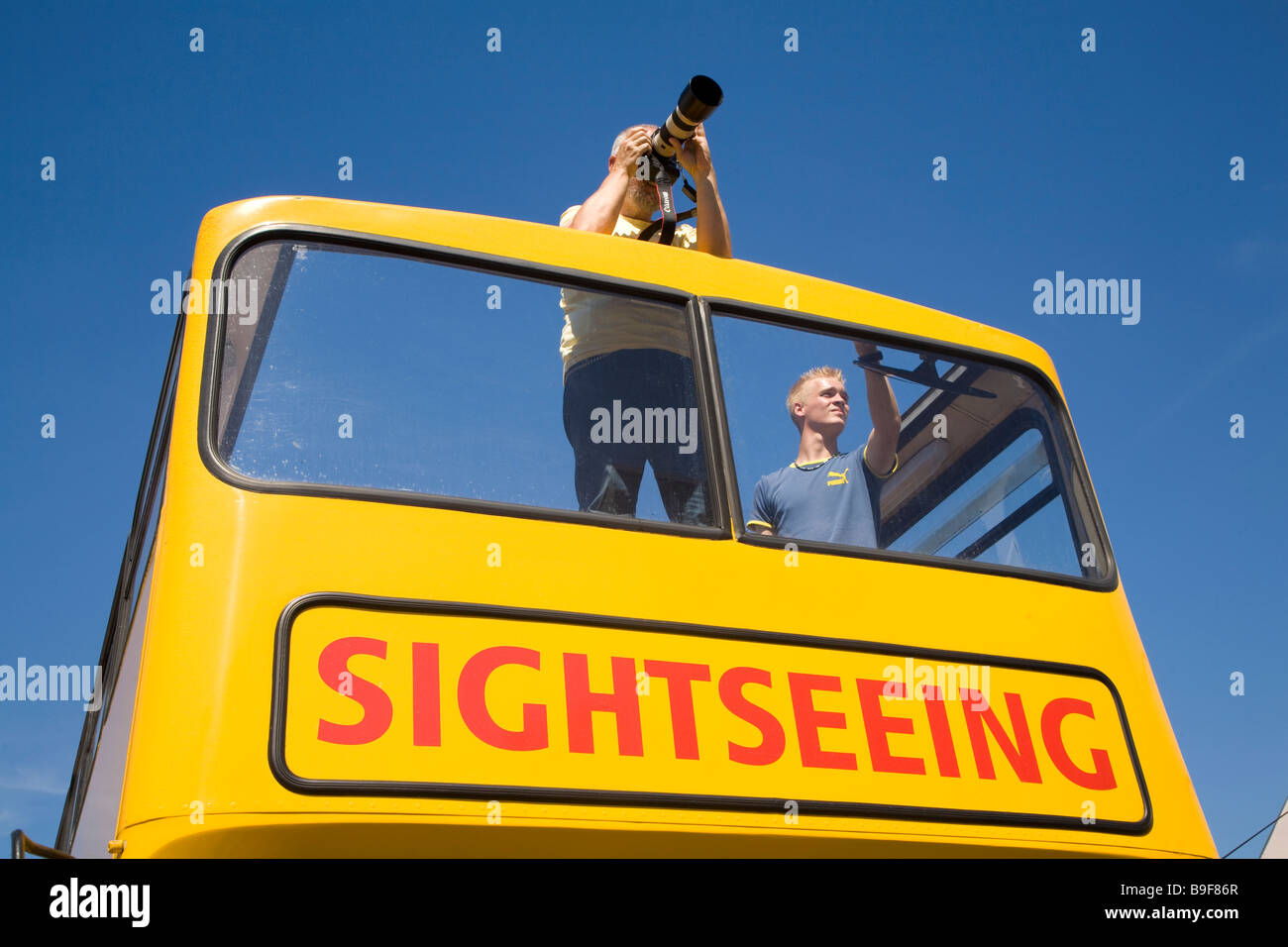 Open shuttle bus hi-res stock photography and images - Alamy