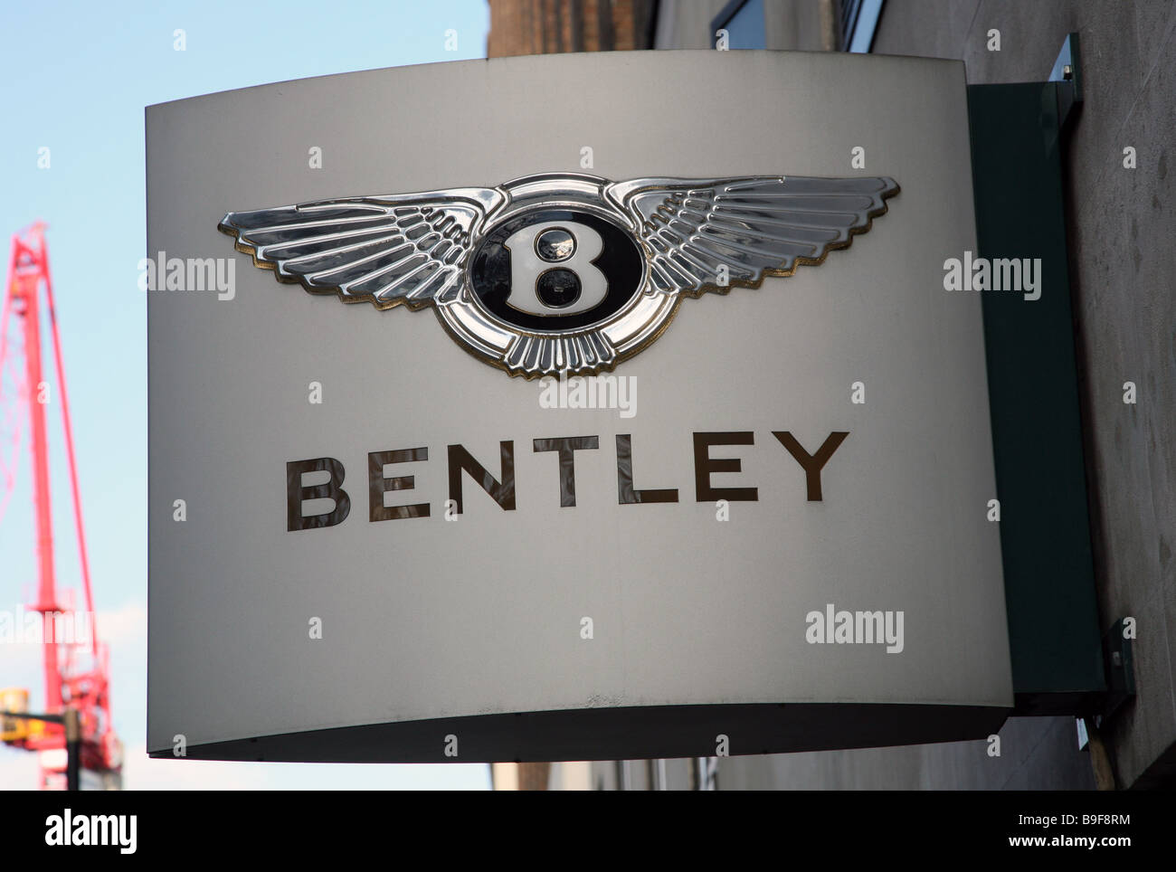 Bentley winged hi-res stock photography and images - Alamy
