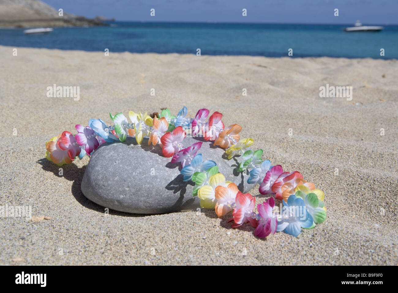 Flower chain hi-res stock photography and images - Alamy
