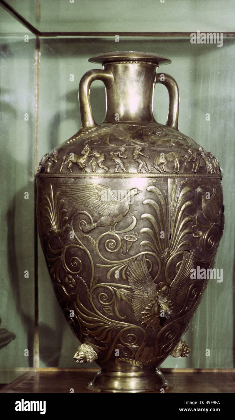 A silver amphora unearthed in Chertomlyk burial mound excavations State ...