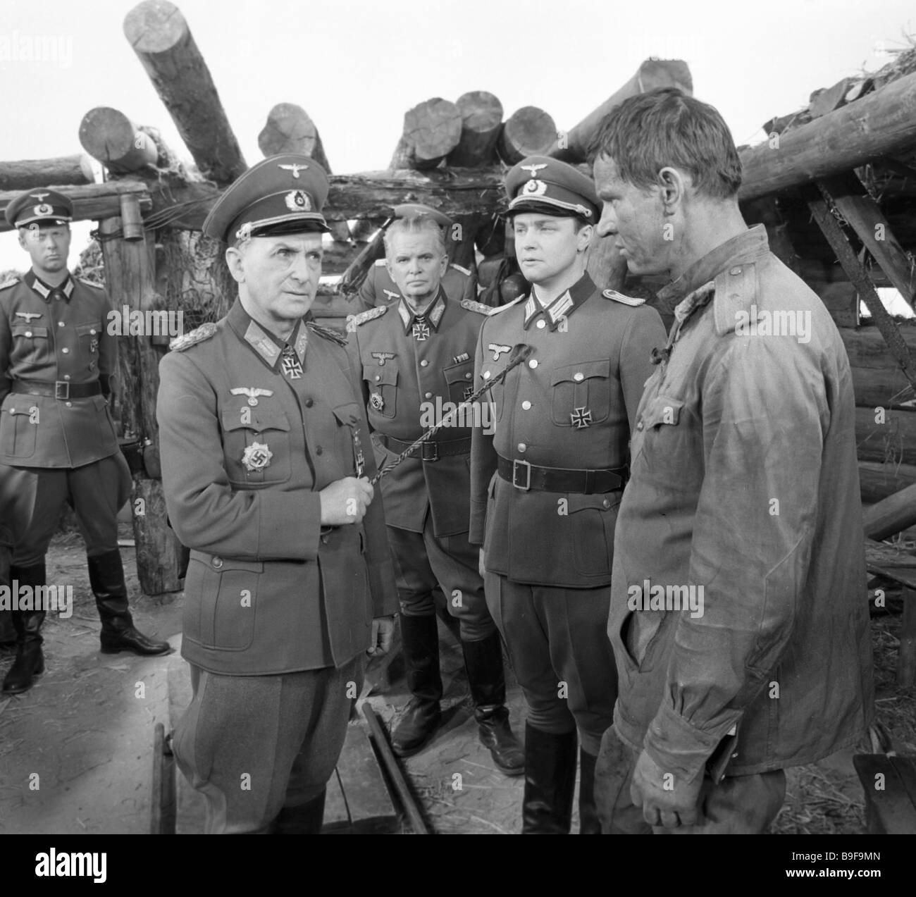 Viktor Avdyushko right as Captain Maximov in Yury Ozerov s movie ...