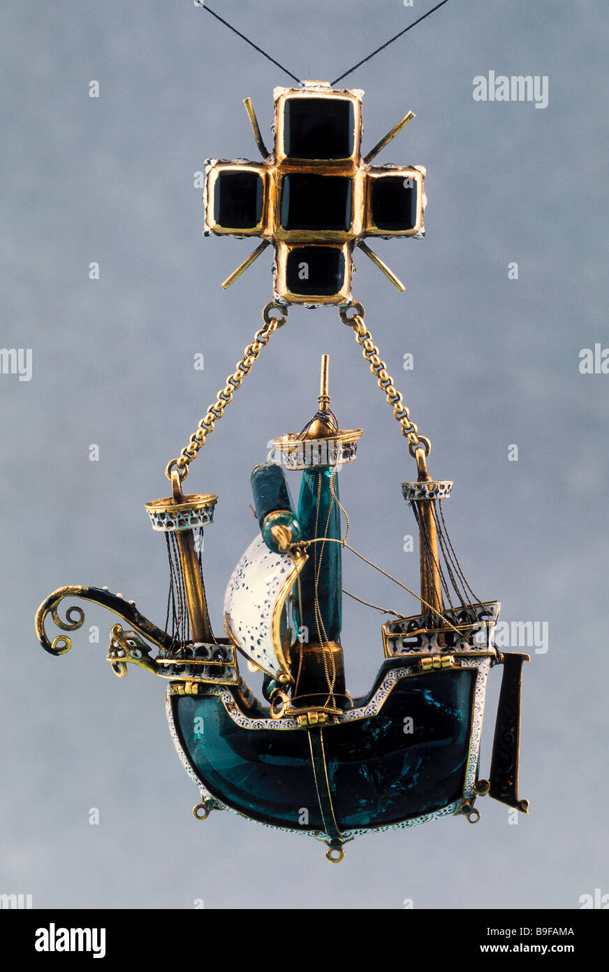 Sixteenth century golden Spanish caravel State Hermitage Golden ...