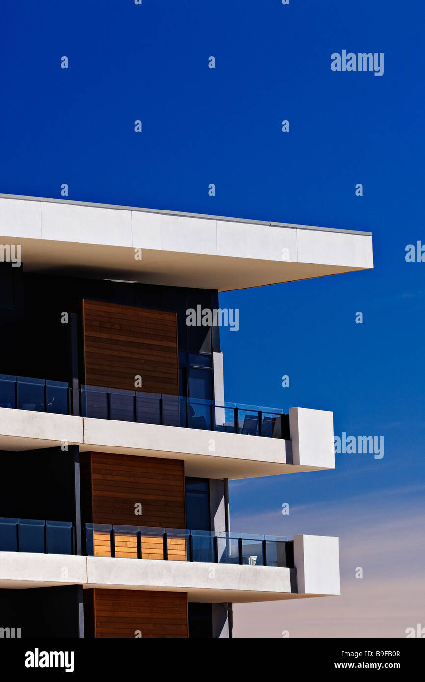 Modern apartment architecture hi-res stock photography and images - Alamy