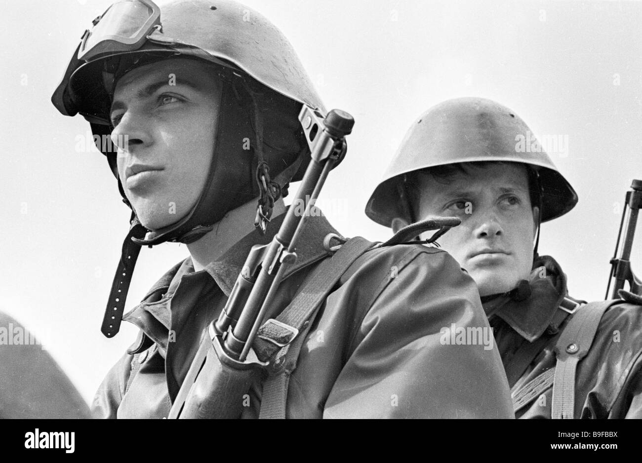 GDR border guards in Berlin Stock Photo - Alamy