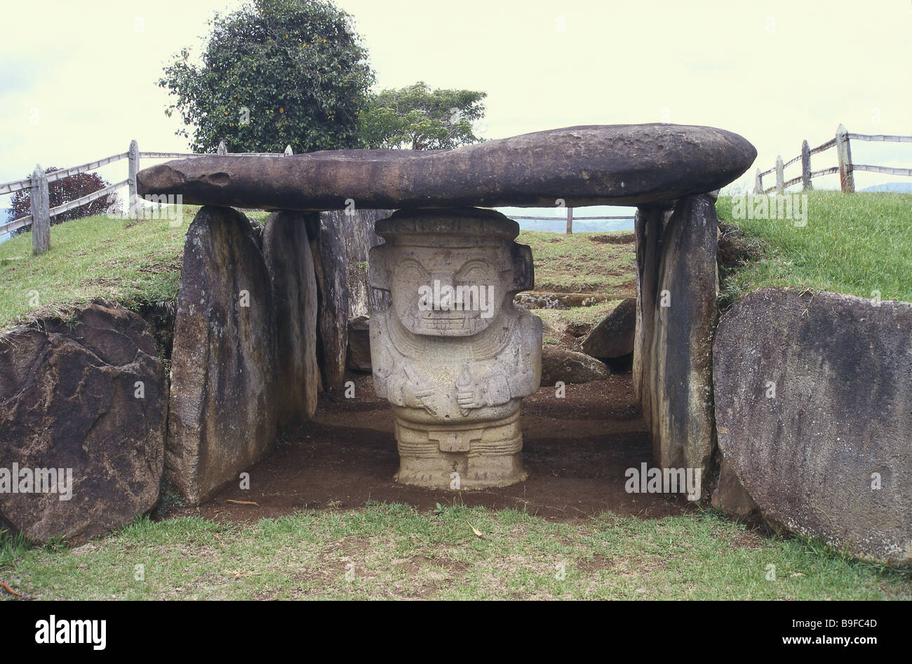 Andesit sculpture hi-res stock photography and images - Alamy