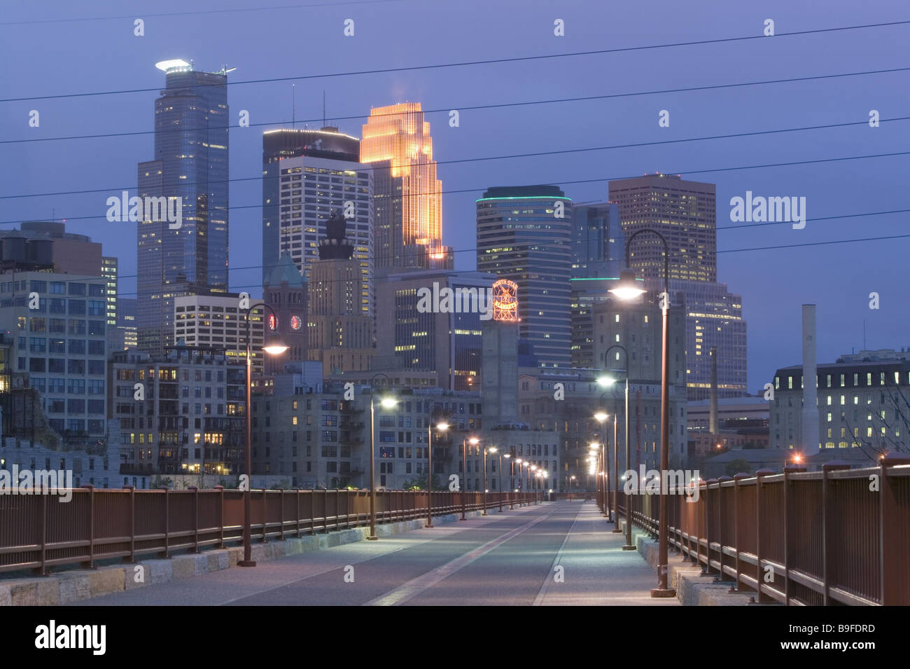 usa Minnesota Minneapolis skyline footbridge evening-mood Evening ...