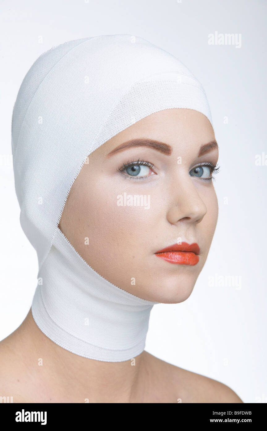woman wearing a bandage on her head, portrait Stock Photo - Alamy