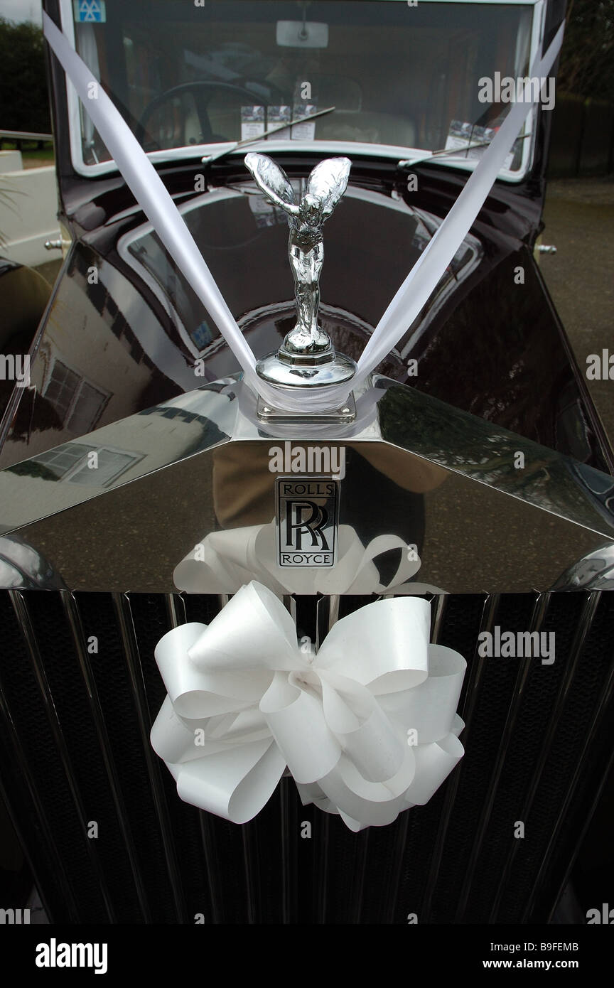 Vintage Rolls Royce wedding car Stock Photo - Alamy