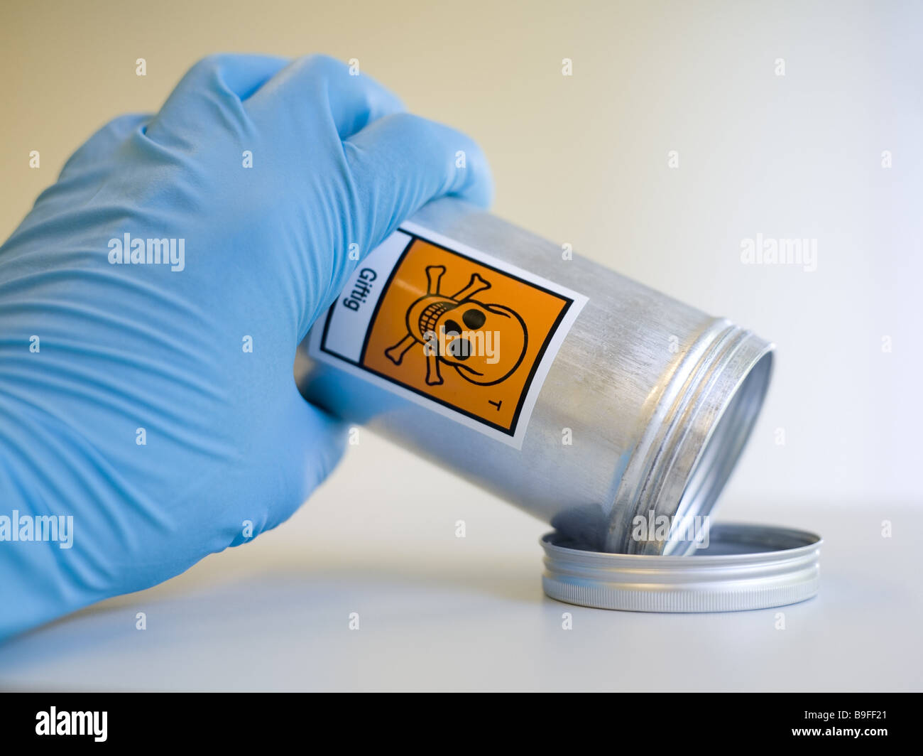 Rat poison warning sign hi-res stock photography and images - Alamy