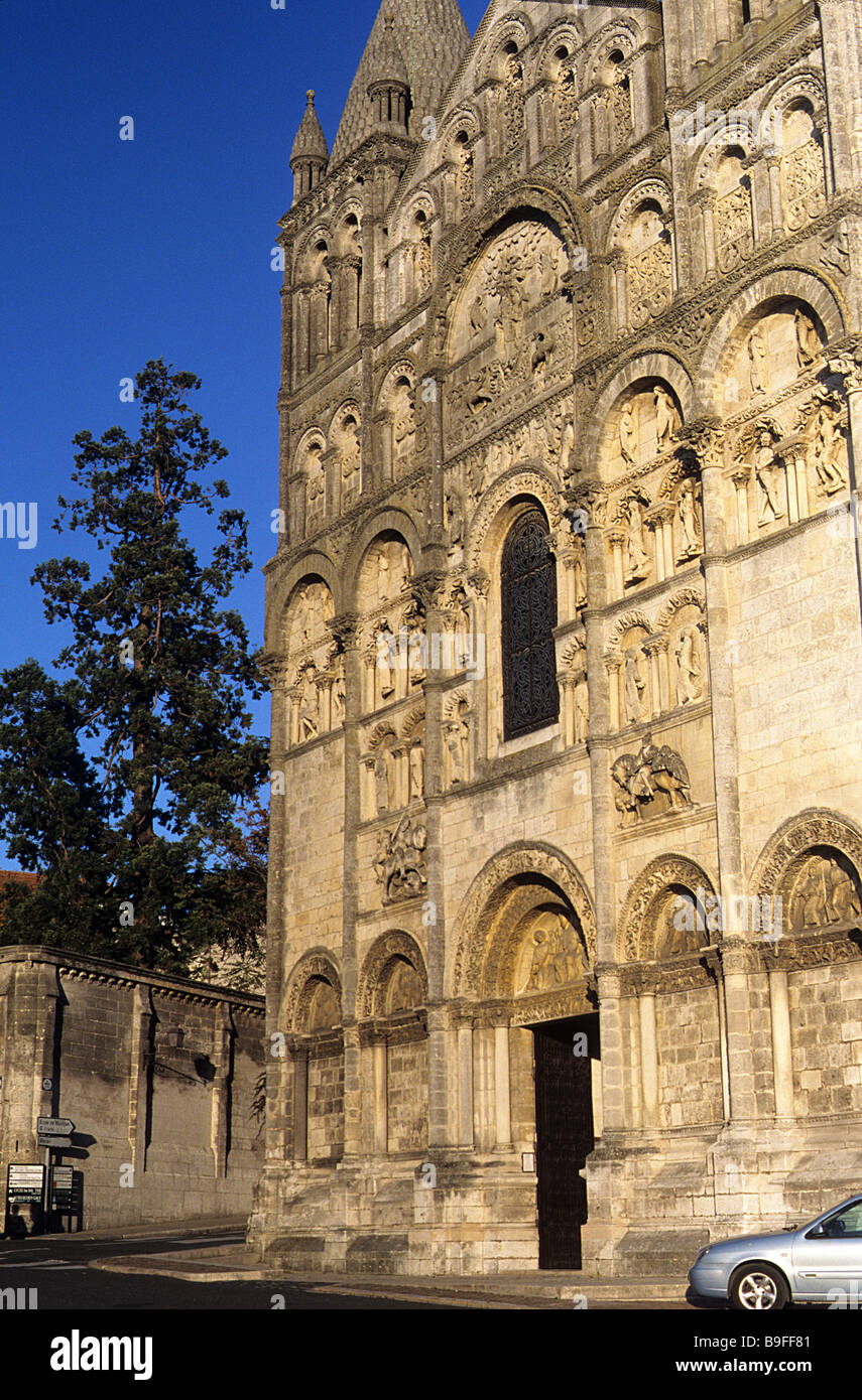 Angouleme cathedral hi-res stock photography and images - Alamy