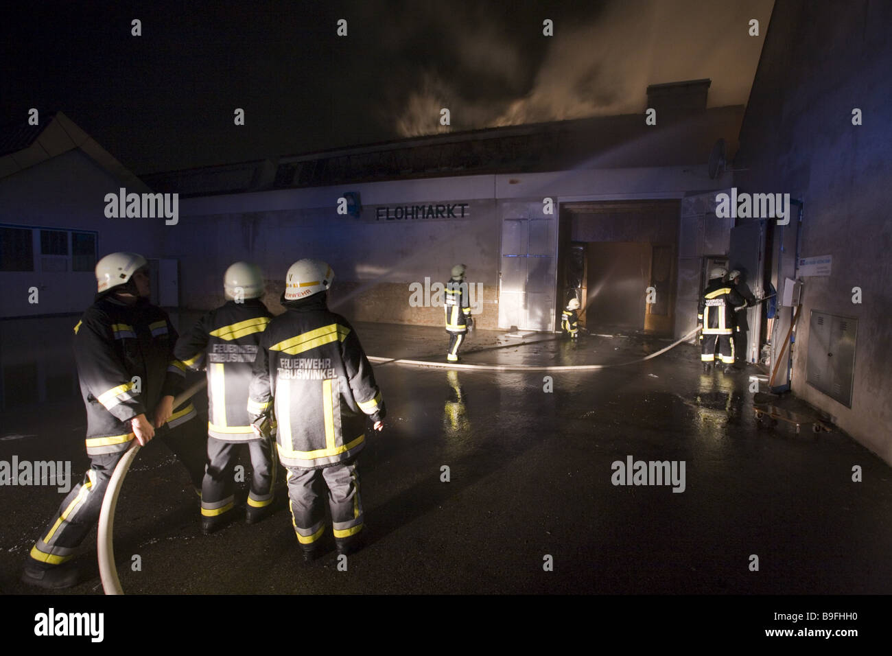 Buildings evening slacking Fire brigade-operation firefighters exterior ...