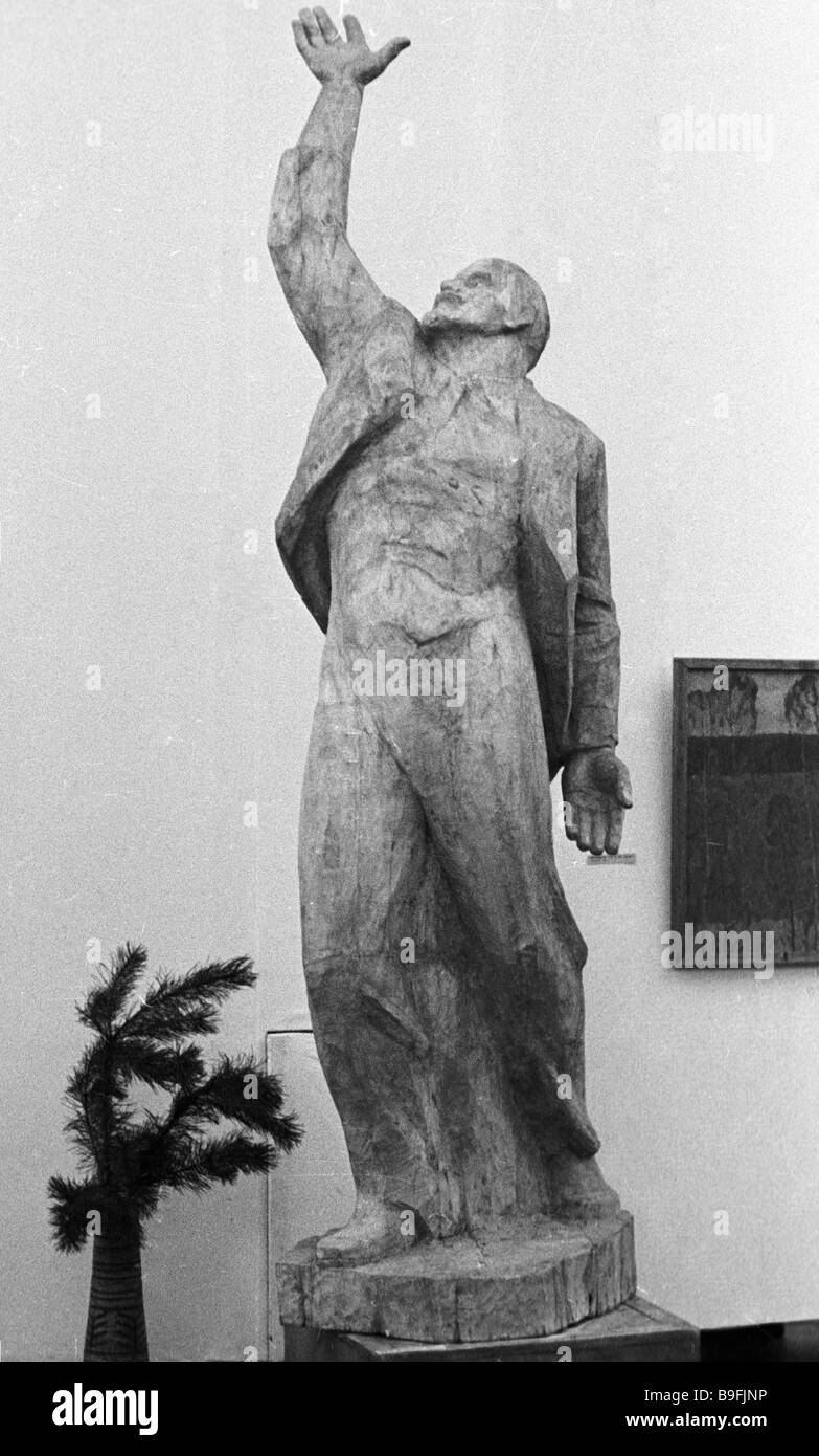 Sergei Konenkov s wooden sculpture Vladimir Lenin Stock Photo - Alamy