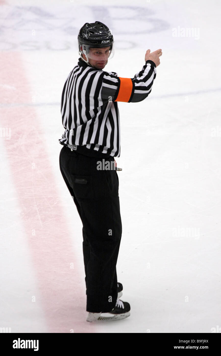 Ice hockey referee Stock Photo - Alamy