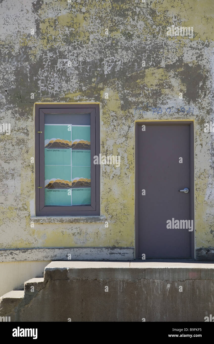 usa entrance door windows outside-facade close-up Stock Photo - Alamy