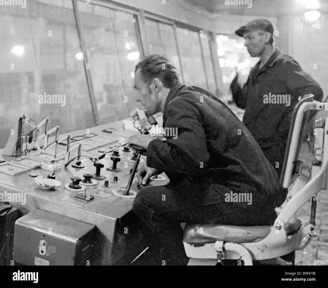 Switchboard Operator Stock Photos & Switchboard Operator Stock Images ...