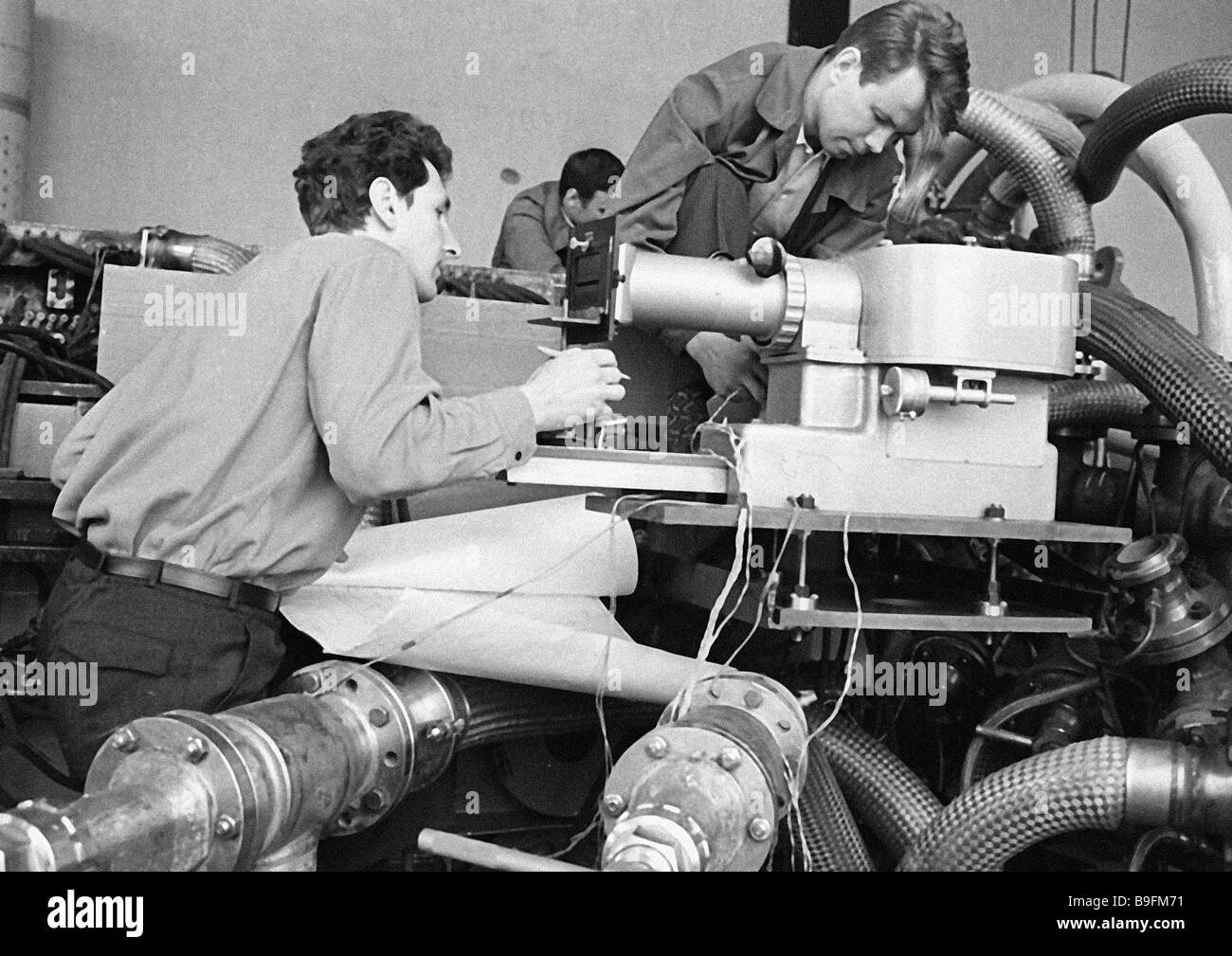 Designers trying to measure plasma temperature with a magnetic and ...