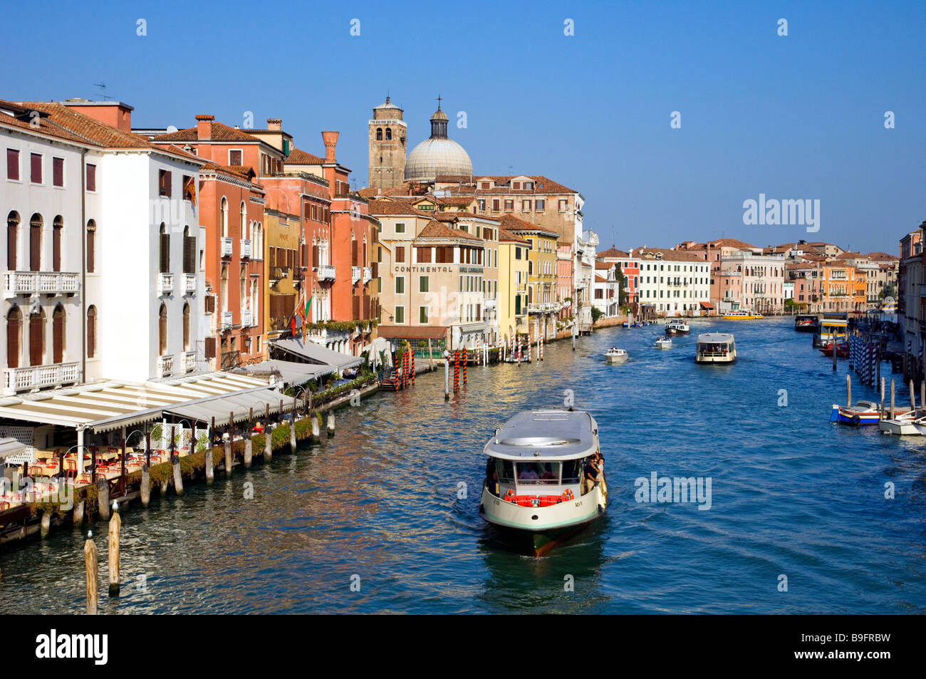 Boats architecture hi-res stock photography and images - Alamy