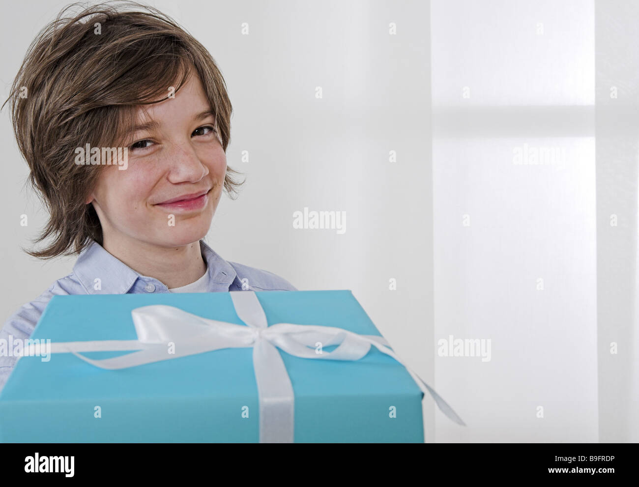 Smile archly hi-res stock photography and images - Alamy