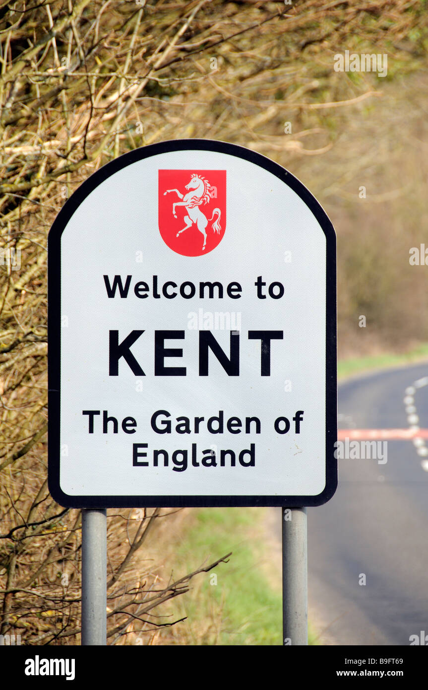 Welcome to Kent the Garden of England roadside sign Stock Photo - Alamy