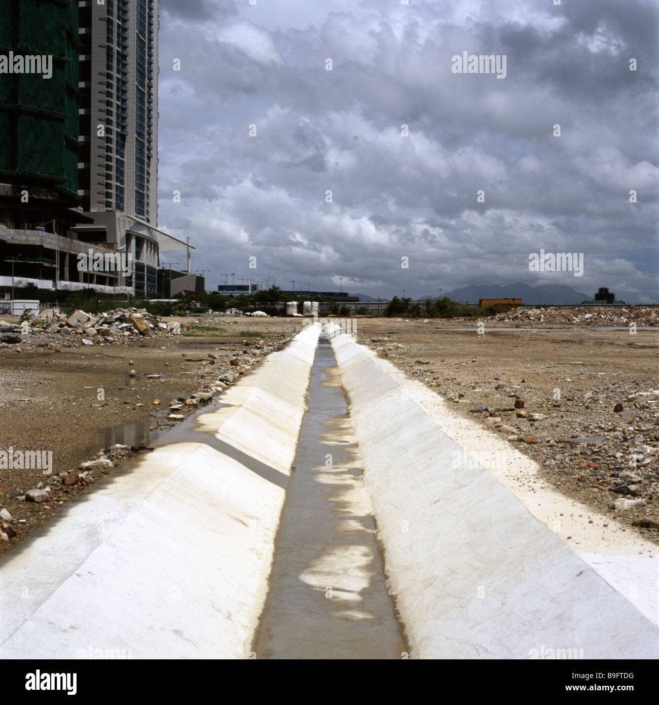 Embankment construction work hi-res stock photography and images - Alamy