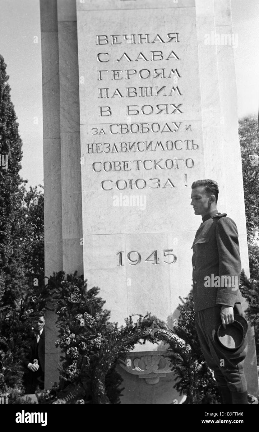 A Soviet warrior commemorates heroes killed during the Great Patriotic ...