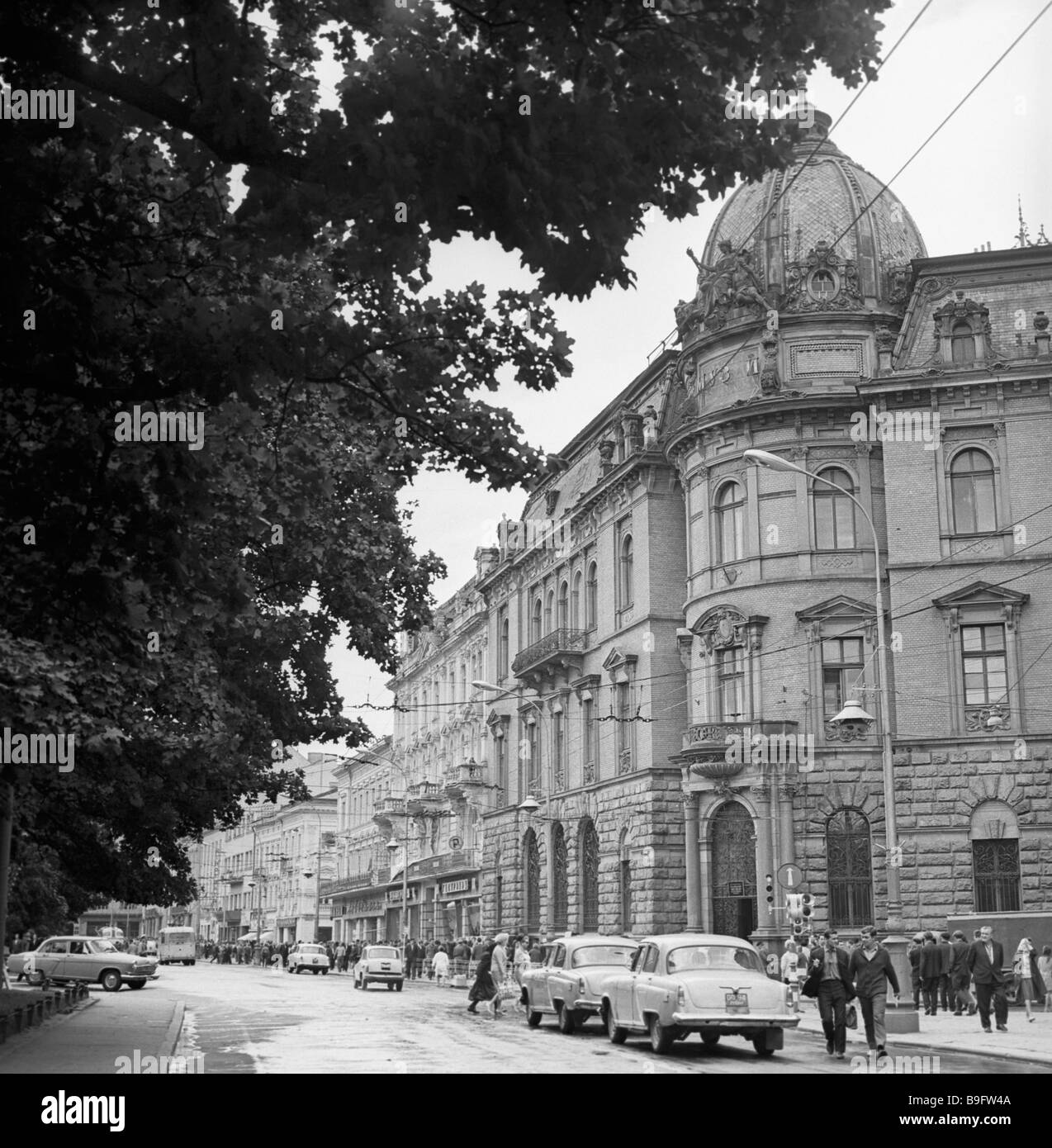 Lenin Avenue in Lvov Western Ukraine Stock Photo - Alamy