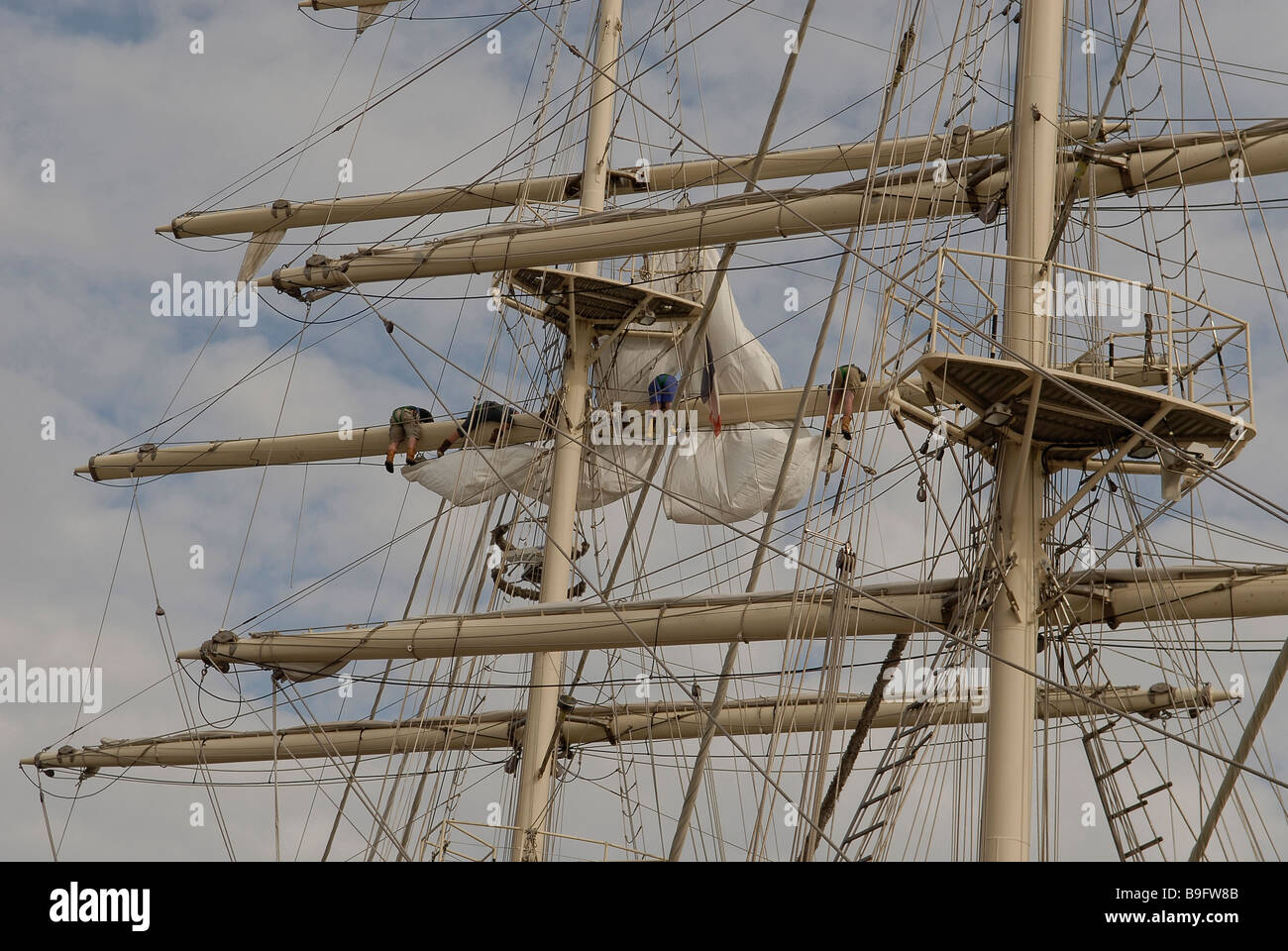 Rigging Lines High Resolution Stock Photography and Images - Alamy