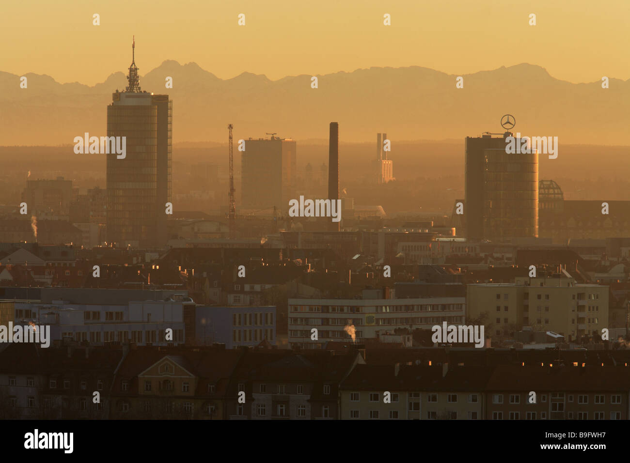 Germany Bavaria Munich city-overview mountains Stock Photo - Alamy
