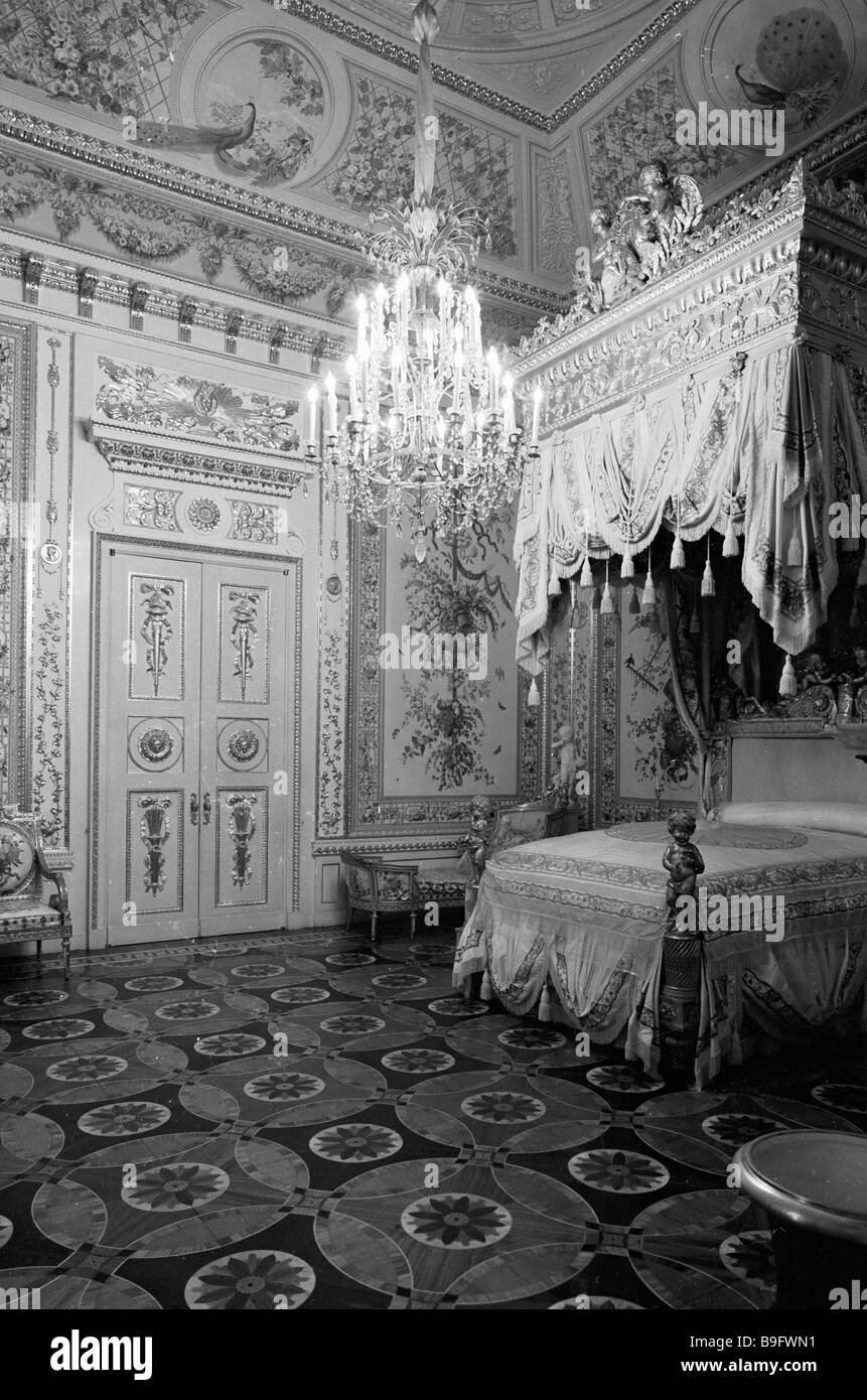 Royal Bedchamber High Resolution Stock Photography and Images - Alamy