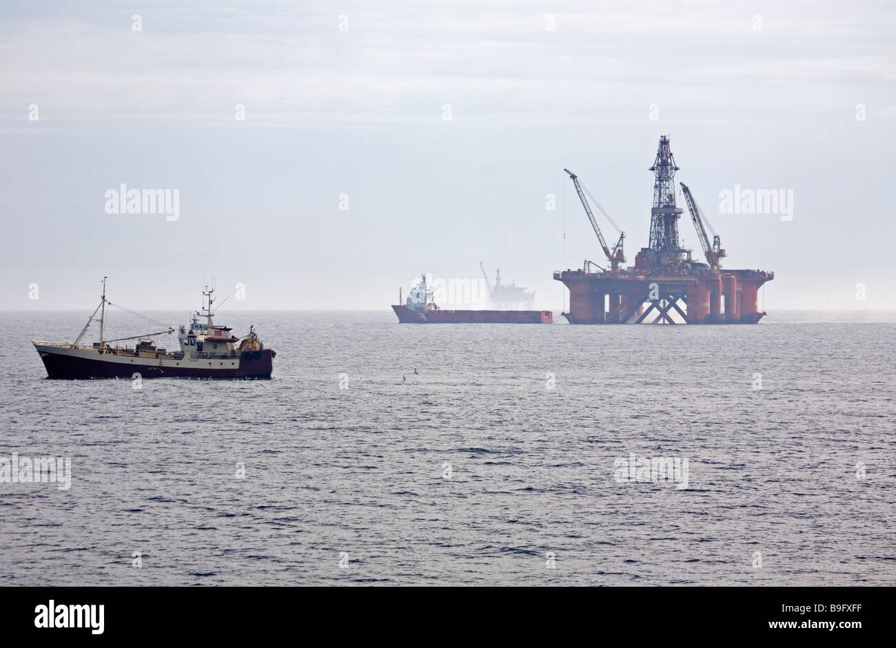 Oil drilling rig in the North sea Stock Photo - Alamy