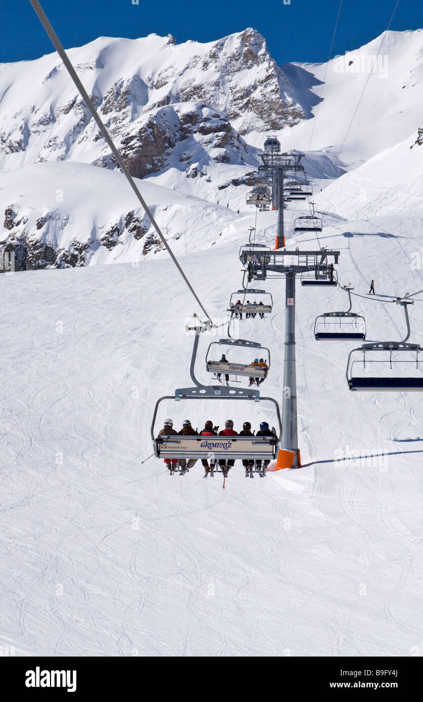 Six seater chair lift hi-res stock photography and images - Alamy