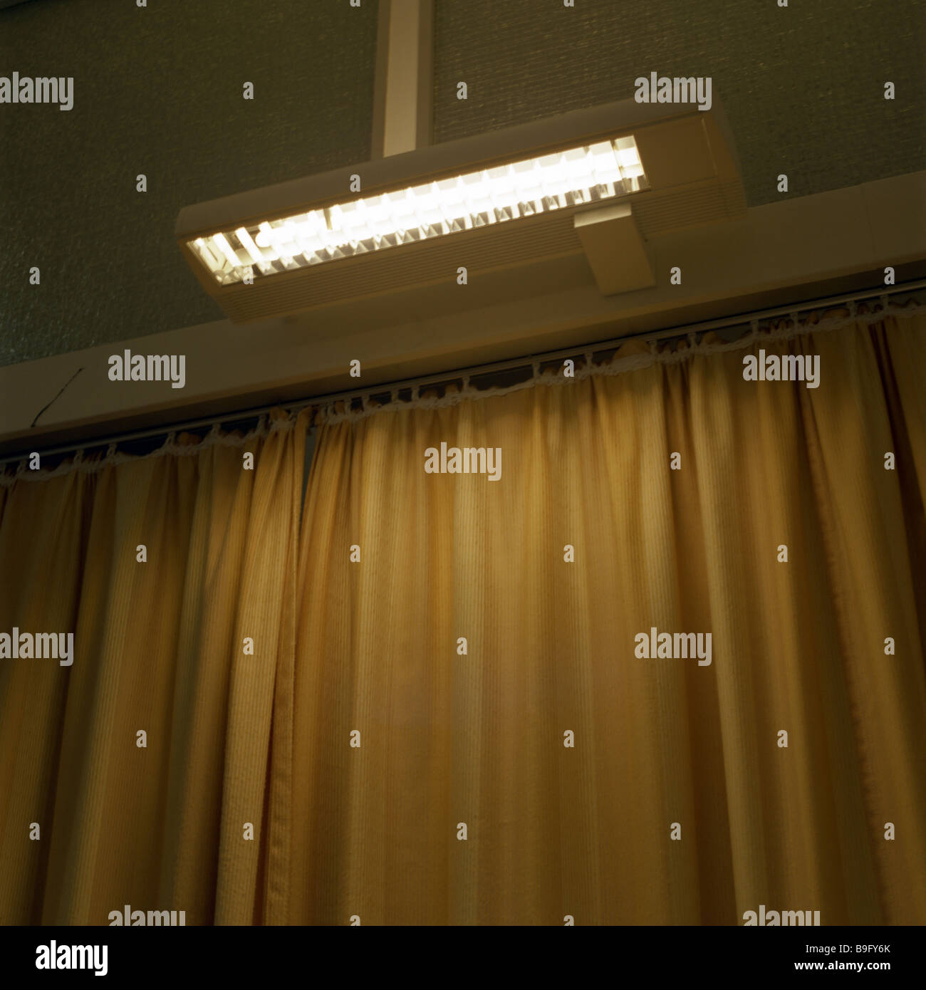 Hospital indoors awaking-room curtain lamp Stock Photo - Alamy