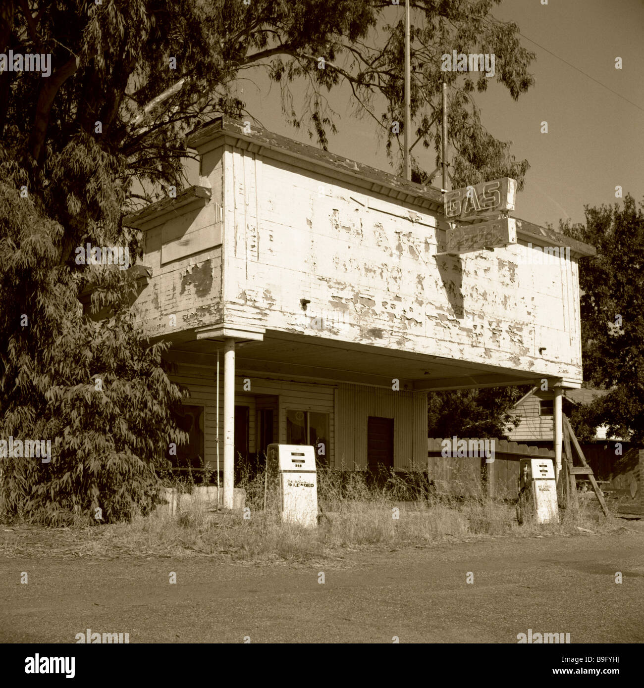 usa California stick-sound gas station old leaves s/w 30er years ...