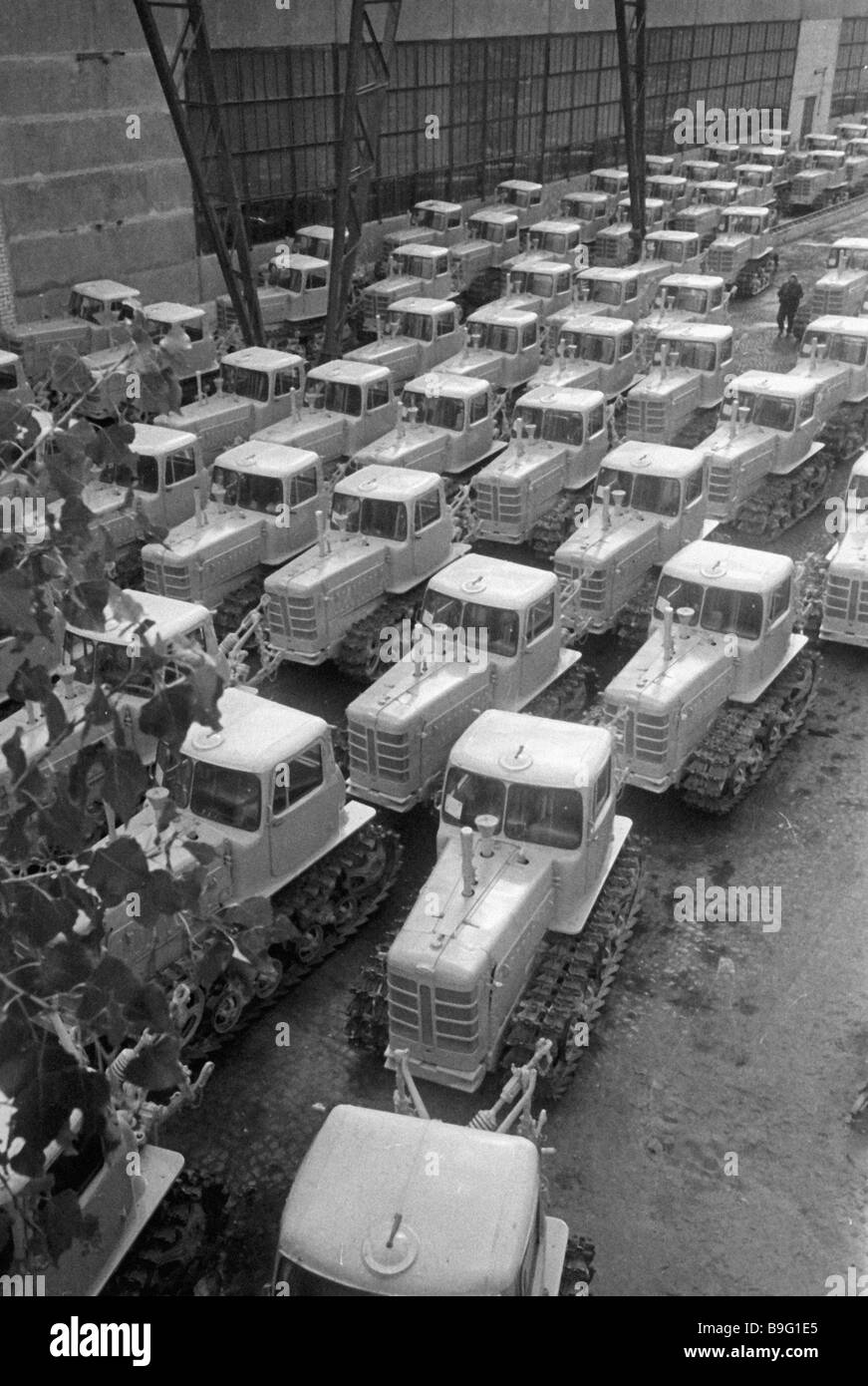 Tractors finished products of the Volgograd Tractor Factory Stock Photo - Alamy