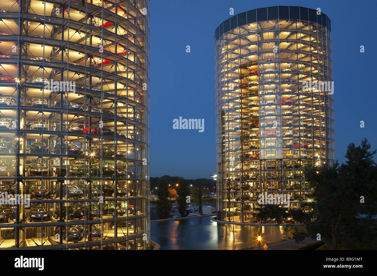 Volkswagen headquarters wolfsburg hi-res stock photography and images ...
